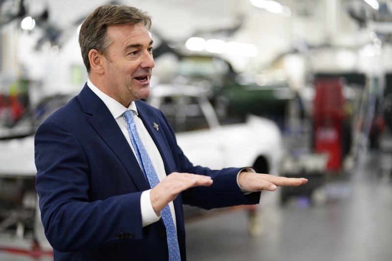 Aston Martin Works ทีมงานขั้นเทพ ฟื้นตำนานสปอร์ตคาร์ระดับโลก