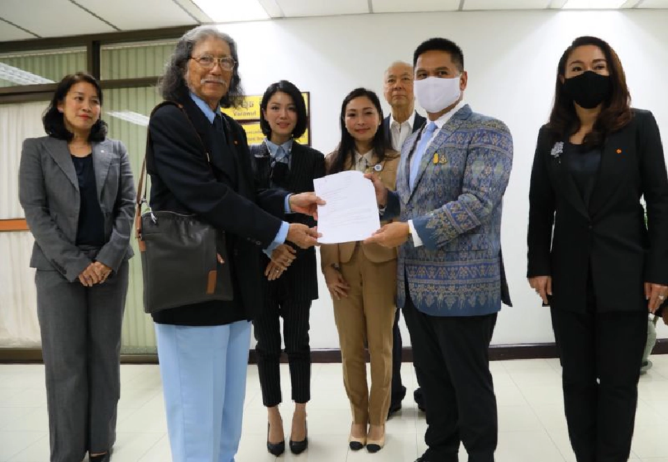 “6ส.ส ดาวฤกษ์”นำชาวบ้านยื่น “วราวุธ”เข้มสร้างตึกสูงต้องผ่าน EIA- EHIA