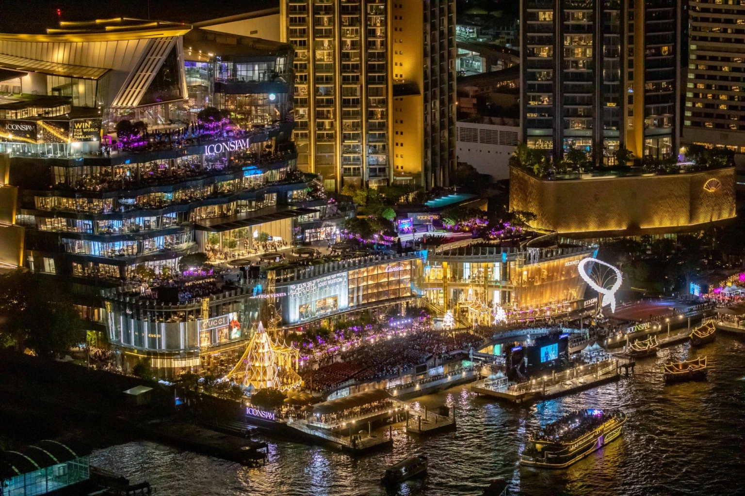 ประมวลภาพ เคาท์ดาวน์ "ไอคอนสยาม" สุดอลังการริมเจ้าพระยา