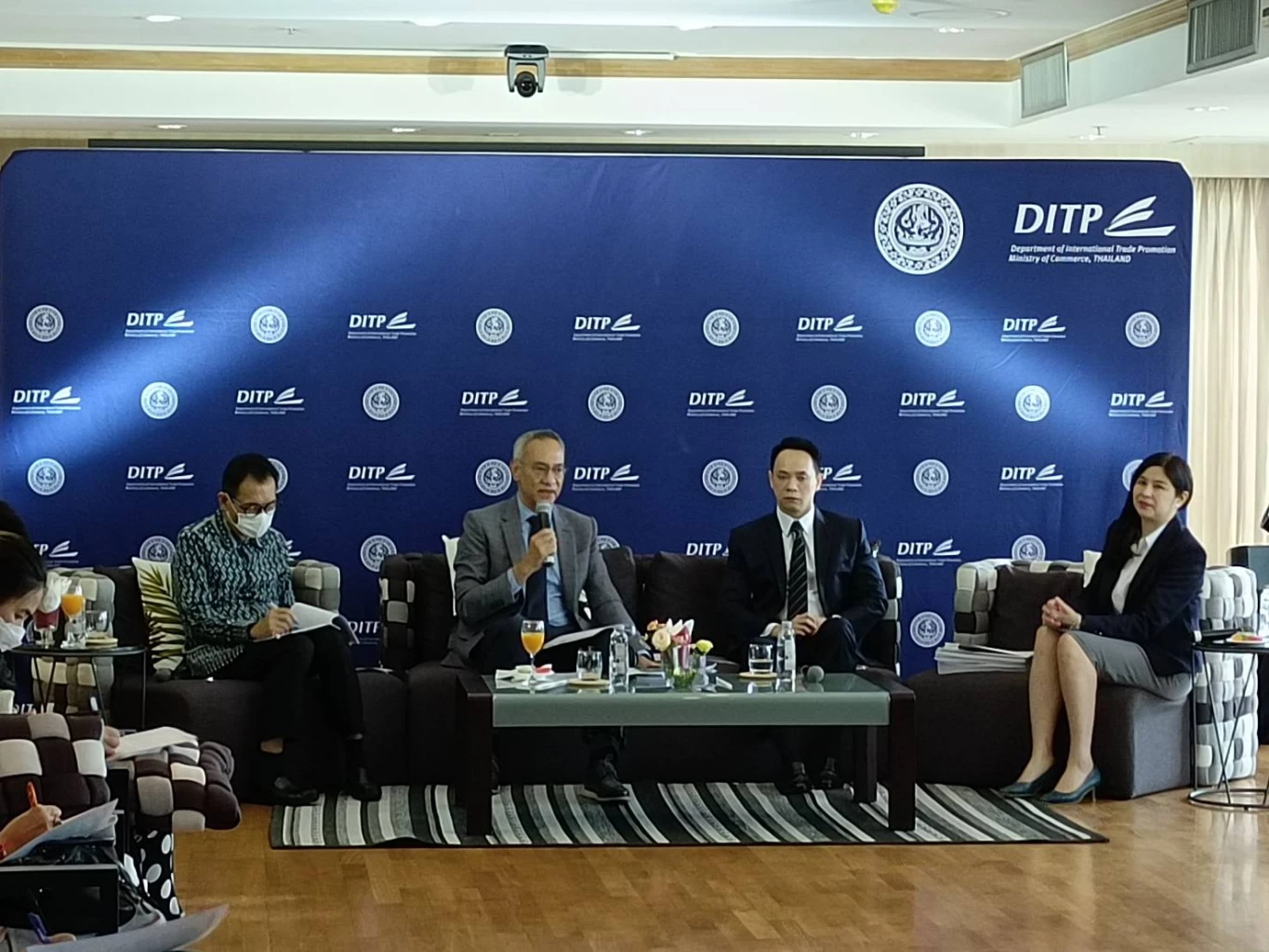 "DITP" กางแผนดันส่งออกปี 66 โต 1-2% มูลค่า 10-10.1 ล้านล.