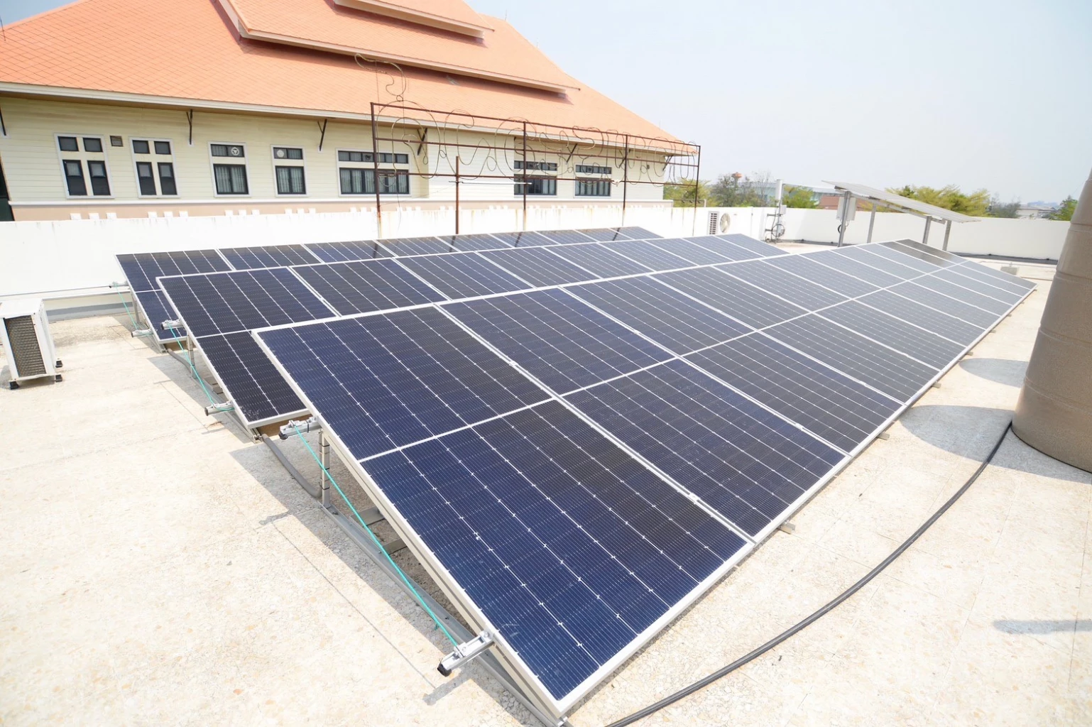 PEA ส่งมอบ Solar Rooftop องค์การบริหารส่วนจังหวัด และ โรงเรียนเพชร ...