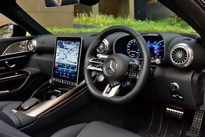 รีวิว Mercedes-AMG SL 43 เครื่องยนต์ 4 สูบยังดุดัน...V8 จะมันขนาดไหน