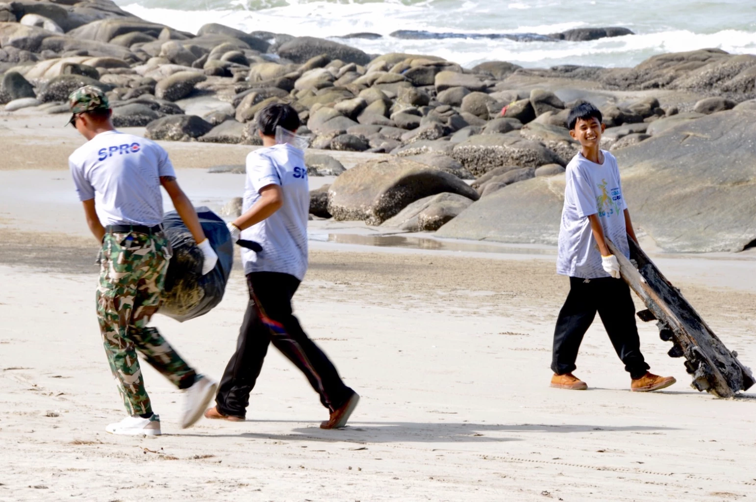 SPRC ผนึกภาครัฐ-เอกชน จัดกิจกรรมเก็บขยะ ในวันอนุรักษ์ชายฝั่งสากล ปี 2566