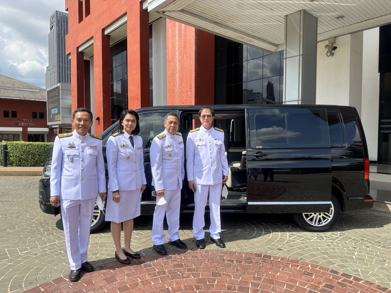 บอร์ด กสทช.เลื่อนเคาะดีลควบรวม “AWN-3BB”