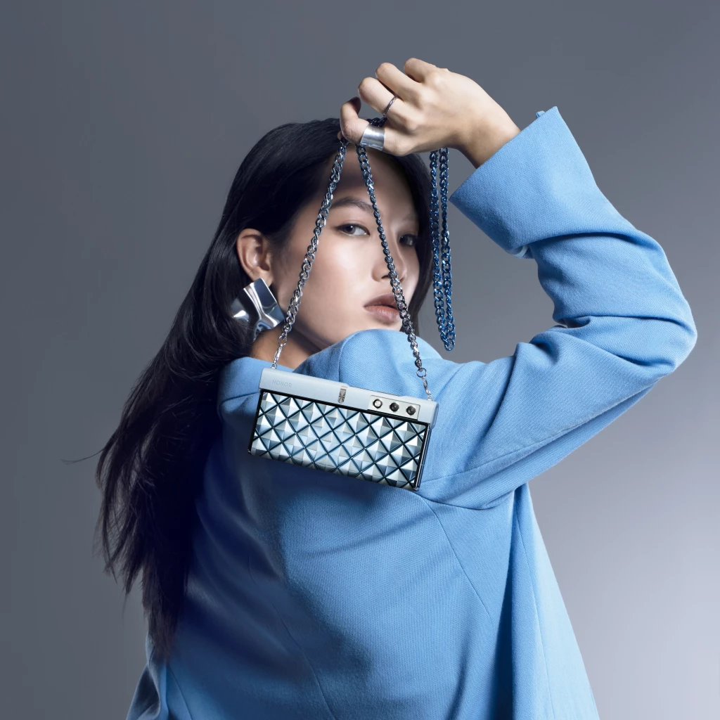 ดูชัดๆ “HONOR V Purse” สมาร์ทโฟนจอพับบางที่สุดในโลก